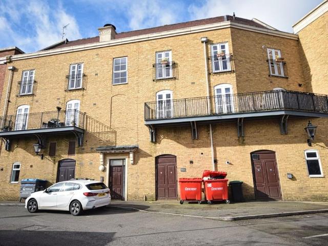 Main Street, Solihull B90 2 bed apartment to rent £1,000 pcm £231 pw