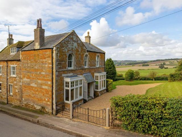 Main Street, Stoke Dry 4 bed detached house to rent £3,500 pcm £808 pw