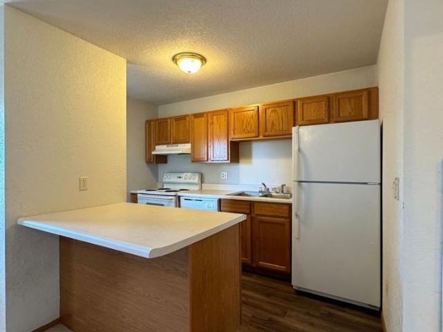 Main & Veterans Crossing 1 Bedroom Apartment for Rent at 1 Toms Dr, Bloomington, IL 61701