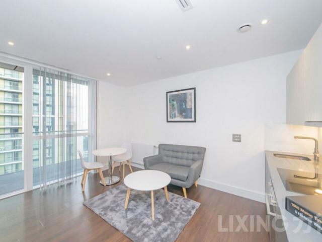 Maine Tower, Harbour Way, South Quay E14, 1 bed flat to rent, £2,100 pcm | PrimeLocation