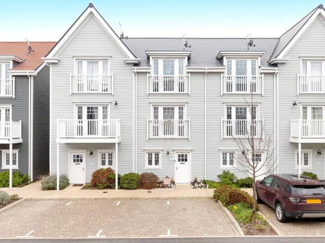 Maine Street, Reading, Berkshire RG2, 4 bed terraced house to rent, £2,500 pcm | PrimeLocation