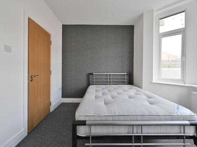 Maisonette for rent in Whippendell Road, WD18, Watford, WD18