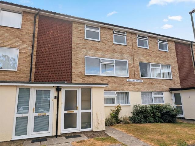 Maisonette to let in York Close, Horsham, RH13 RH13 5PQ | Courtney Green