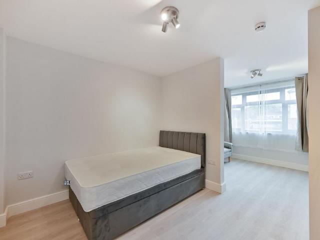 Studio to rent