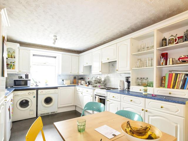 Maisonette to rent in Caldecote Street, Newport Pagnell, Buckinghamshire, MK16 | Leaders