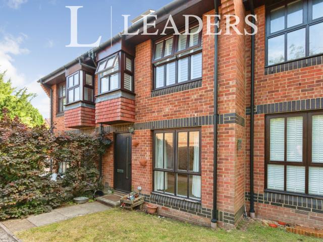 Maisonette to rent in Badgers Close, Woking, GU21 | Leaders