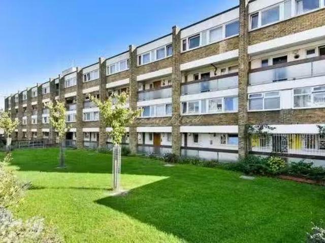 Maisonette to rent in Buttermere House, Mile End Road, Mile En.