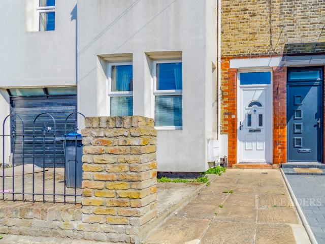 Maisonette to rent in Grafton Road, Croydon, CR0 | Leaders