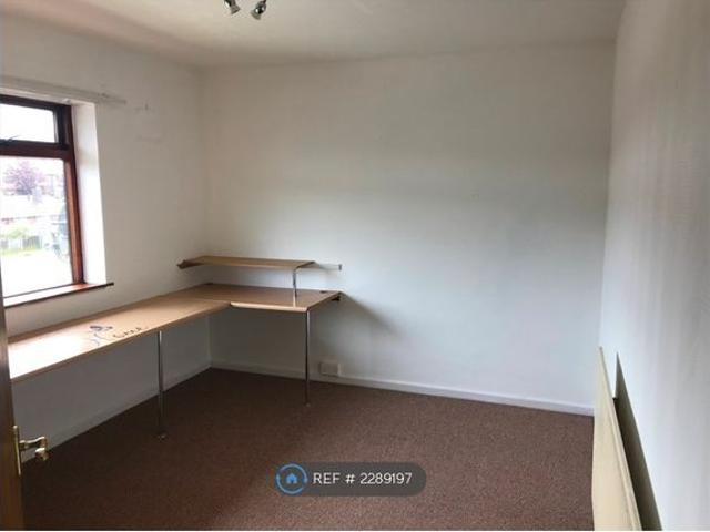 Maisonette to rent in Kingsfield Road, Biddulph, Stoke On Trent ST8
