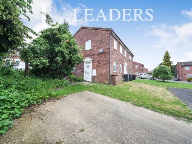 Maisonette to rent in Layham Drive, Luton, LU2 | Leaders