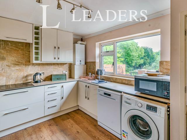 Maisonette to rent in Maypole Road, Ashurst Wood, East Grinstead, RH19 | Leaders
