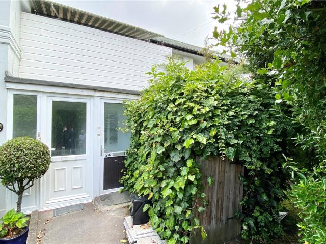 Maisonette to Rent in Reading Florida Court PRL210205