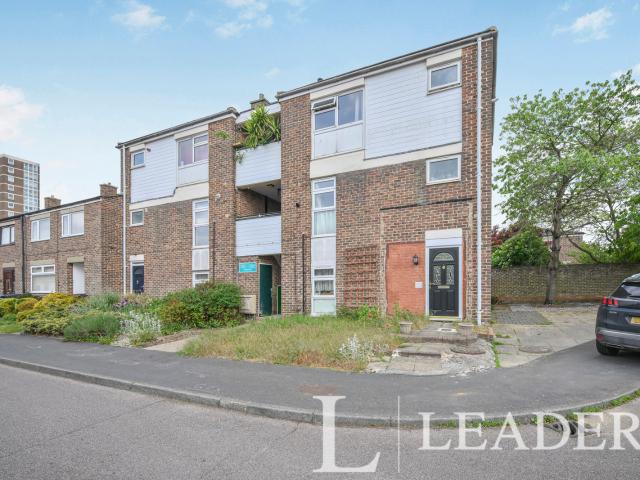 Maisonette to rent in Willowfield, Harlow, Essex, CM18 | Leaders