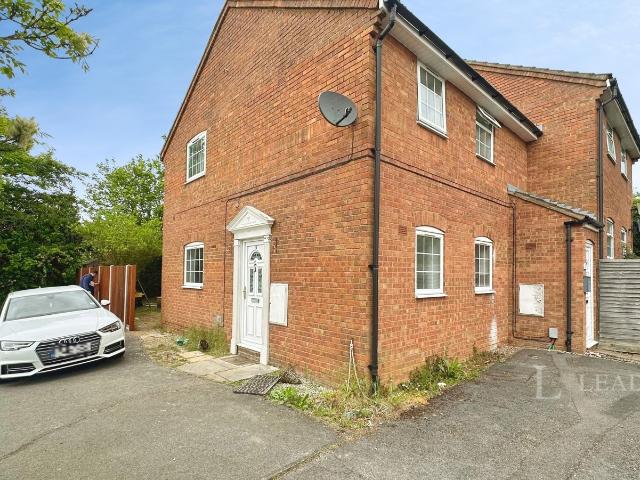 Maisonette to rent in Twyford Drive, Luton, Bedfordshire, LU2 | Leaders