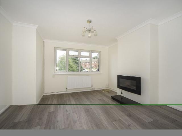 Maisonette to rent Reeves Crescent, Swanley, BR8