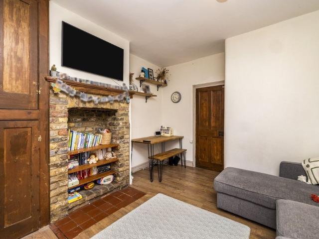 Maisonette to rent Wooler Street, London, SE17