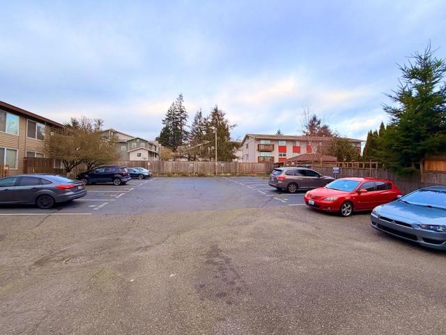 Majestic View Apt 2 Bedroom Apartment for Rent at 2517 Howard Ave, Everett, WA 98203 Pine Hurst