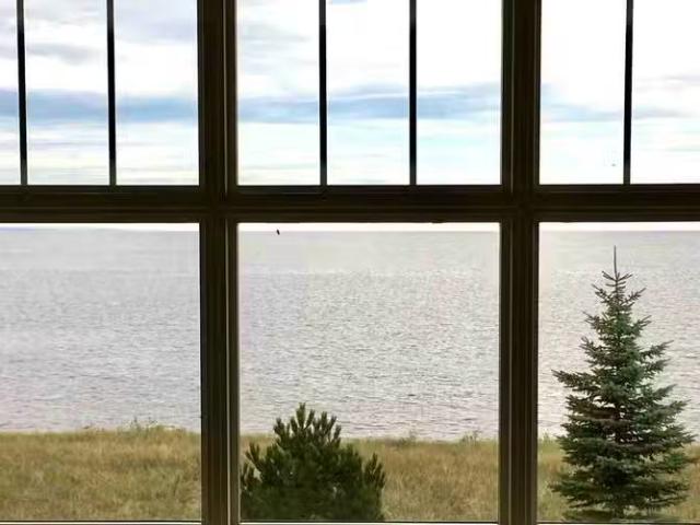 Majestic Apartment with an incredible view! 4050 Minnesota Av.