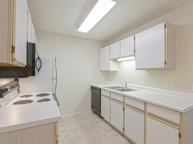 MAJESTIC COVE 2 Bedroom Apartment for Rent at 7472 157th St W, Apple Valley, MN 55124 Apple Ponds