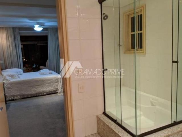 MAJESTOSO APARTAMENTO EM GRAMADO