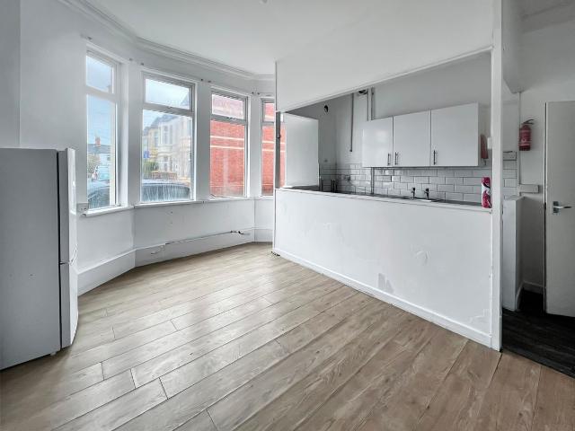 Major Road, Cardiff CF5, 1 bed flat to rent, £865 pcm | PrimeLocation