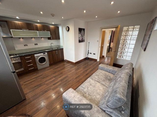 Mak House, Dewsbury WF13, 1 bed flat to rent, £675 pcm | PrimeLocation