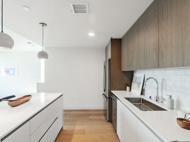 Make this Premier Community in Hollywood your new home! | Edenhaus Lexington 1 Bedroom Apartment for Rent at 5750 Lexington Ave, Los Angeles, CA 90038 Hollywood Studio District