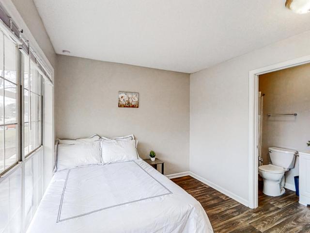 Make yourself at Home with modern updates, a 2 min walk to transit stop Riverdale Rd & Shoreham Dr