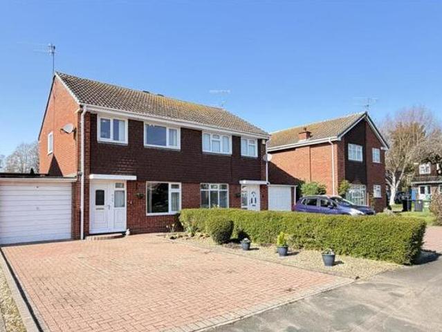 Makepeace Avenue, Woodloes Park, 3 Bedroom Semi detached