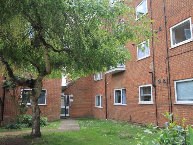 Makepeace Road, Northolt UB5, 1 bed flat to rent, £1,275 pcm | PrimeLocation