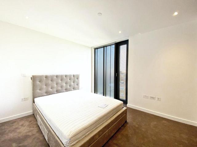 Makers Building, London N1, 1 bed flat to rent, £3,100 pcm | PrimeLocation