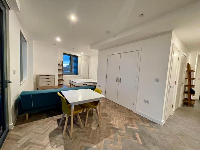 Makers Yard, London E3, 1 bed flat to rent, £1,900 pcm | PrimeLocation