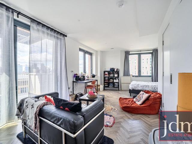 Makers Yard, London, E3 Property to rent £1,900 pcm £438 pw