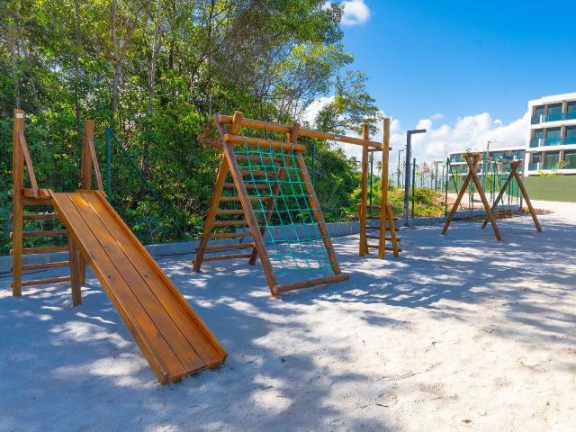 Makia Beach #D307 Flat com varanda por Carpediem