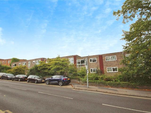 Makinen House, 49 Palmerston Road, Buckhurst Hill IG9, 2 bed flat to rent, £2,200 pcm | PrimeLocation