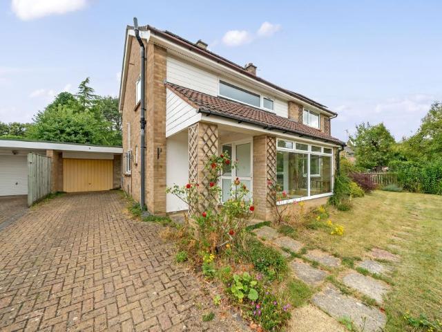Makins Road, Henley On Thames, RG9 3 bed detached house to rent £2,250 pcm £519 pw