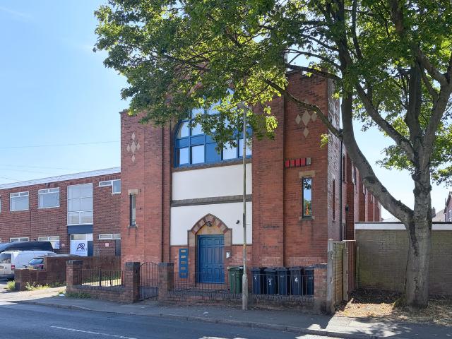 Malt Mill Lane, Halesowen B62, 2 bed flat to rent, £1,000 pcm | PrimeLocation
