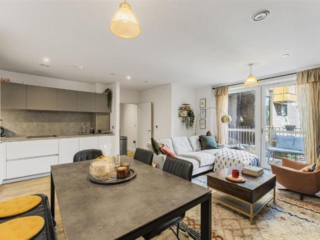Malt Court, South Grove, Walthamstow, London E17, 2 bed flat to rent, £2,500 pcm | PrimeLocation