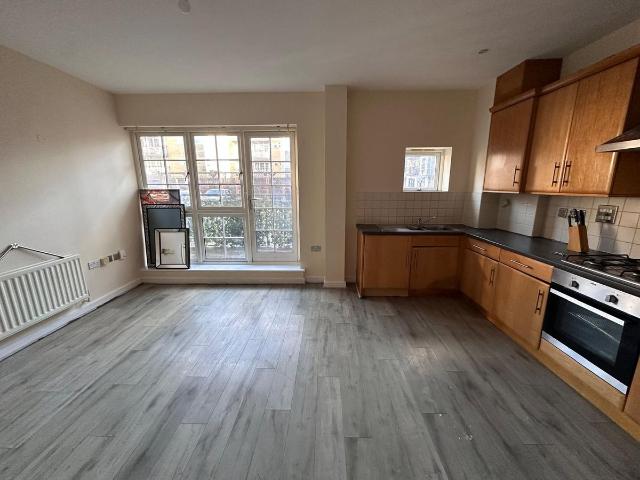 Malt House Place, Romford RM1, 2 bed flat to rent, £1,700 pcm | PrimeLocation