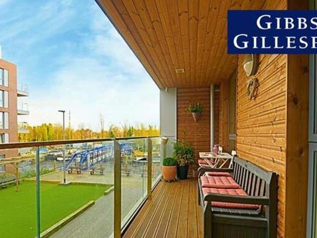 Malthouse Court, High Street, 2 Bedroom Apartment