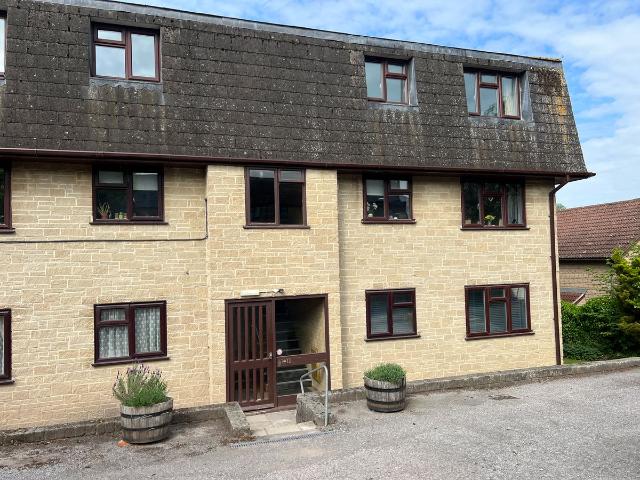 Malthouse Close, Wincanton BA9, 2 bed flat to rent, £825 pcm | PrimeLocation