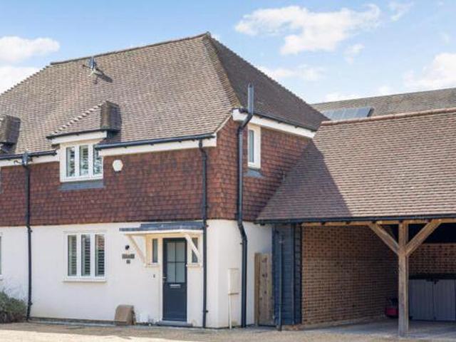 Malthouse Lane, Horley, 3 Bedroom House