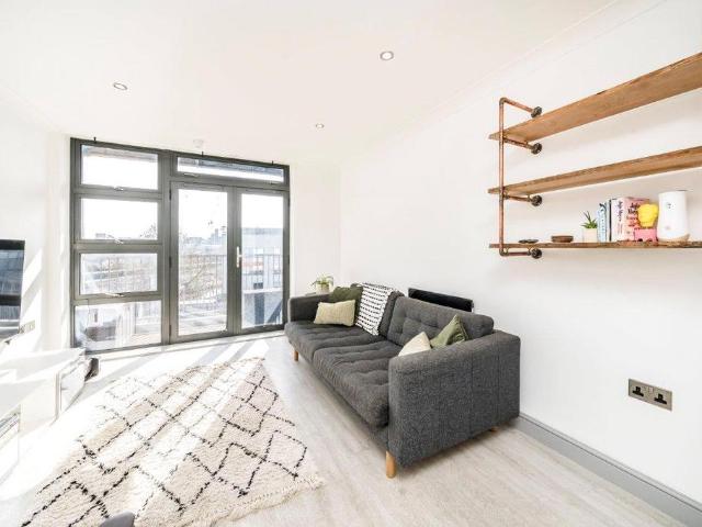 Maltings Close, Bow, London, E3 1 bed flat to rent £1,850 pcm £427 pw