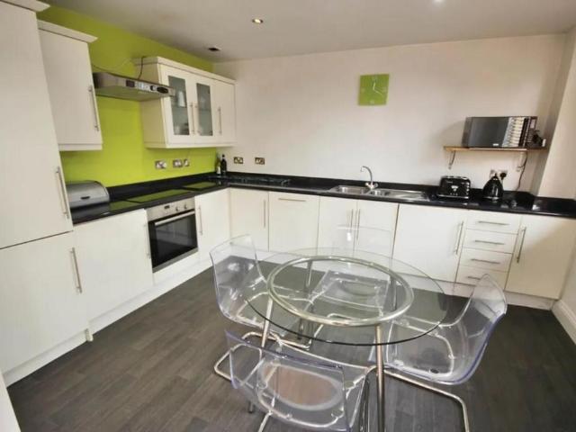 Maltings Close, London E3 2 bed apartment to rent £2,350 pcm £542 pw