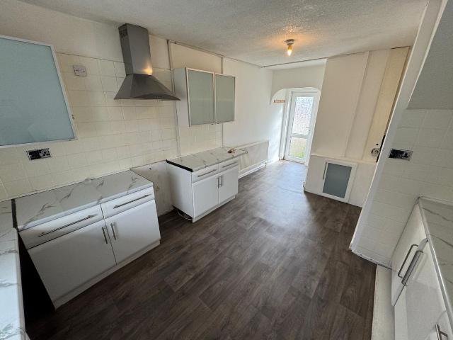 Malton Avenue, Whitefield M45, 2 bed terraced house to rent, £1,150 pcm | PrimeLocation