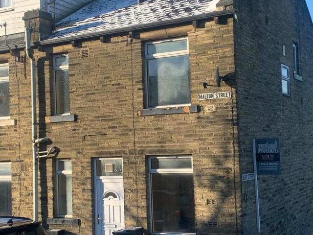 Malton Street, Halifax HX3, 2 bed terraced house to rent, £650 pcm | PrimeLocation