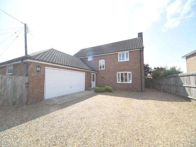 Malts Lane, Hockwold, Norfolk, IP26 4 bed detached house to rent £2,350 pcm £542 pw