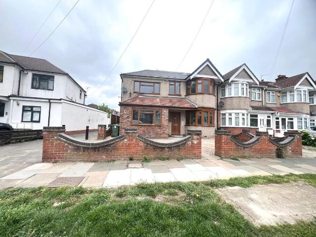 Malvern Avenue, South Harrow HA2, 6 bed shared accommodation to rent, £5,999 pcm | PrimeLocation