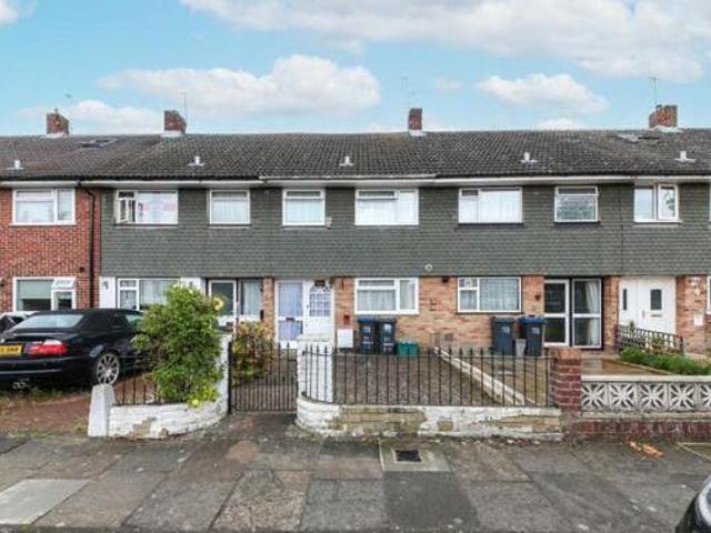 Malvern Close, Mitcham, 3 Bedroom Terraced