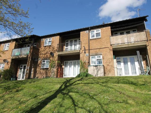 Malvern Close, High Wycombe HP13, 1 bed flat to rent, £950 pcm | PrimeLocation